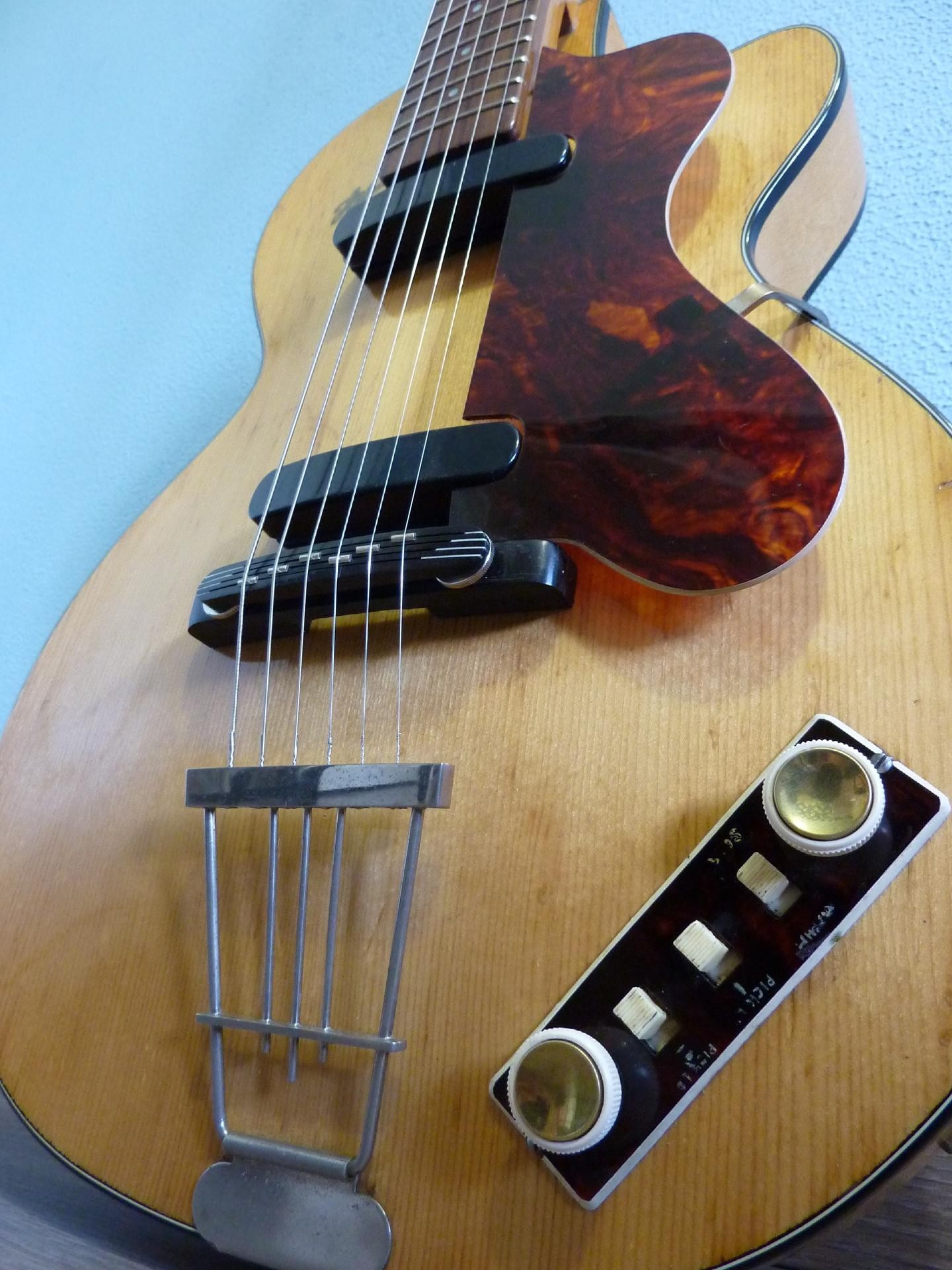 1959 Hofner Club 50 - Buy vintage Hofner guitar at Hender Amps vintage ...